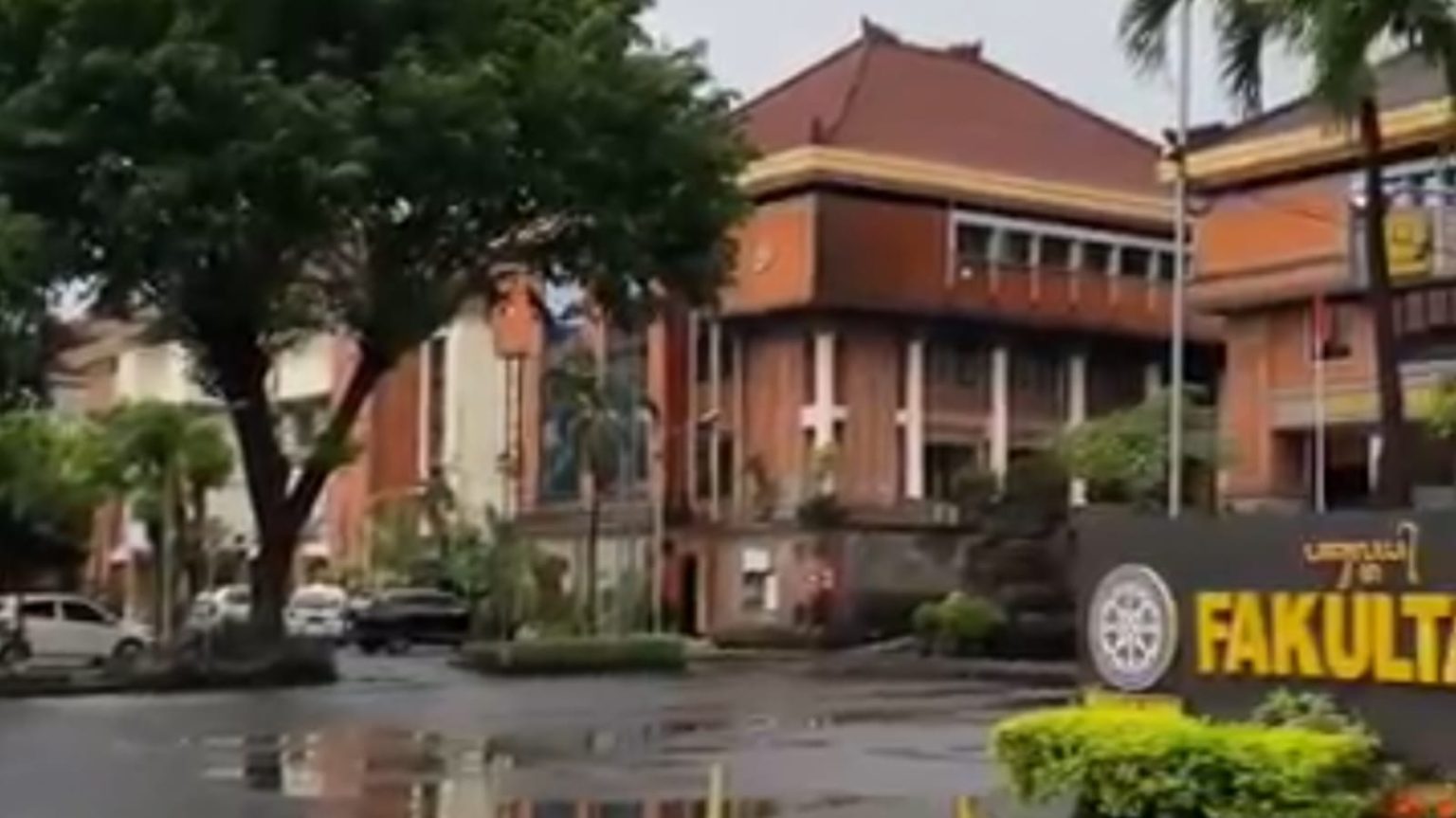 Mahasiswa UNUD Timothy Masih Sadar di Rumah Sakit, Sempat Tunjukkan ...